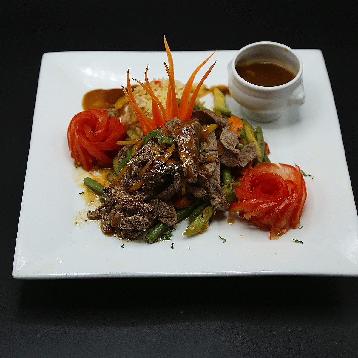 Emincé de viande-sauce demi glace